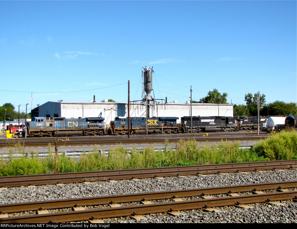 IC 2462, CSX 5303, NS 6627